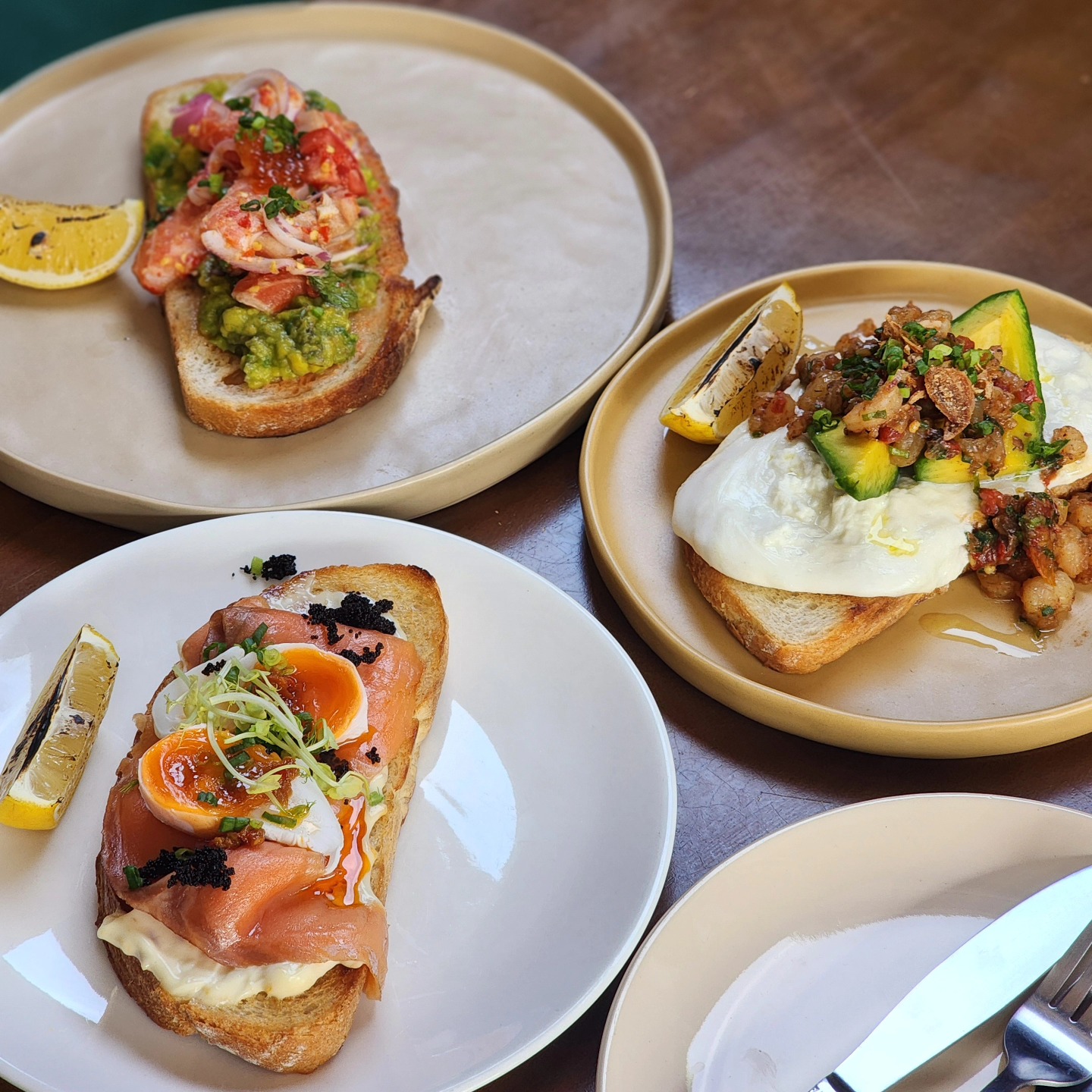 White Buns Cafe & Bistro[White Buns Cafe & Bistro] - Ryoii